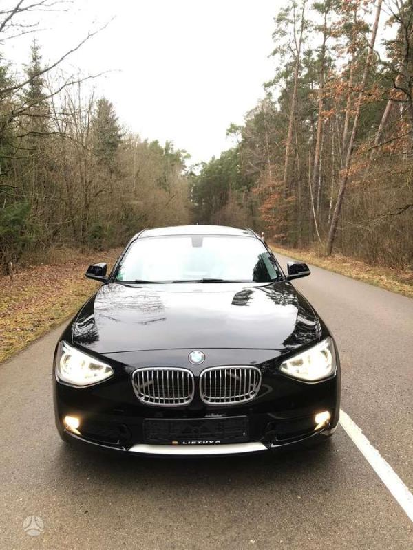 Black BMW 118 2013 in Marijampole, with an engine capacity of 2.00 L and mileage of 250 thousand km for 7000 €, photo 4 on AUTOMOTO.COM.LV