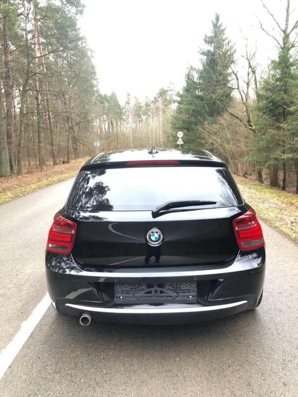 Black BMW 118 2013 in Marijampole, with an engine capacity of 2.00 L and mileage of 250 thousand km for 7000 €, photo 8 on AUTOMOTO.COM.LV