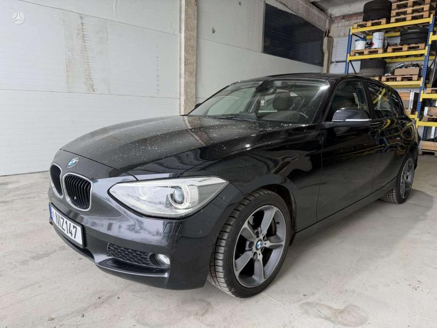 Melns BMW 118 2013 Kauņa, ar dzinēja tilpumu 2.00 L un nobraukumu 297 tūkst. km par 6200 €, foto 2 vietnē AUTOMOTO.COM.LV