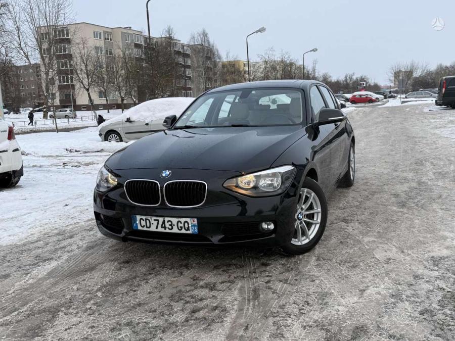 Melns BMW 118 2013 Panevēža, ar dzinēja tilpumu 2.00 L un nobraukumu 253 tūkst. km par 6690 €, foto 2 vietnē AUTOMOTO.COM.LV