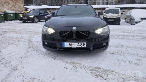 Black BMW 118 2013 in Riga, with an engine capacity of 2.00 L and mileage of 302 thousand km for 6500 €, photo 3 on AUTOMOTO.COM.LV