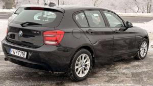 Black BMW 118 2014 in Kaunas, with an engine capacity of 2.00 L and mileage of 305 thousand km for 6300 €, photo 2 on AUTOMOTO.COM.LV