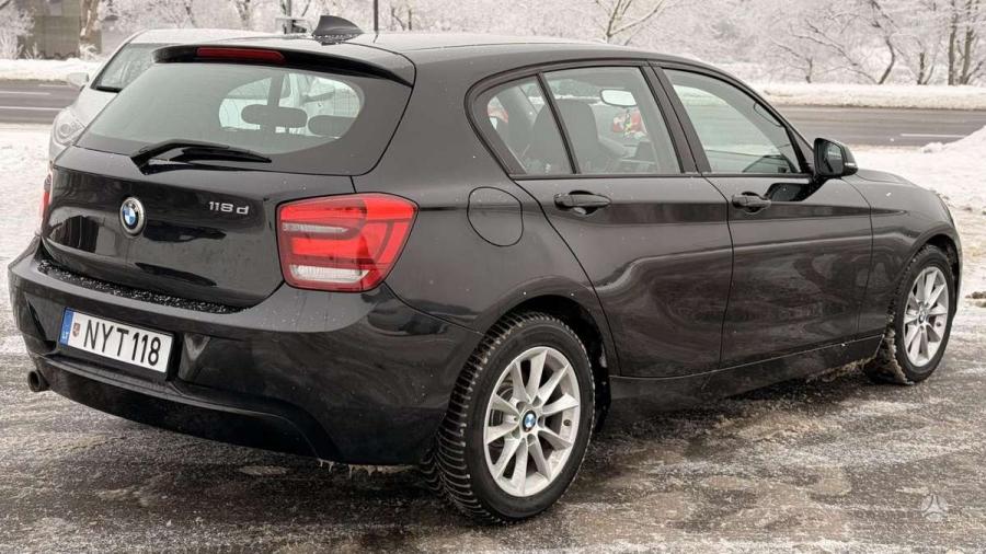 Black BMW 118 2014 in Kaunas, with an engine capacity of 2.00 L and mileage of 305 thousand km for 6300 €, photo 2 on AUTOMOTO.COM.LV