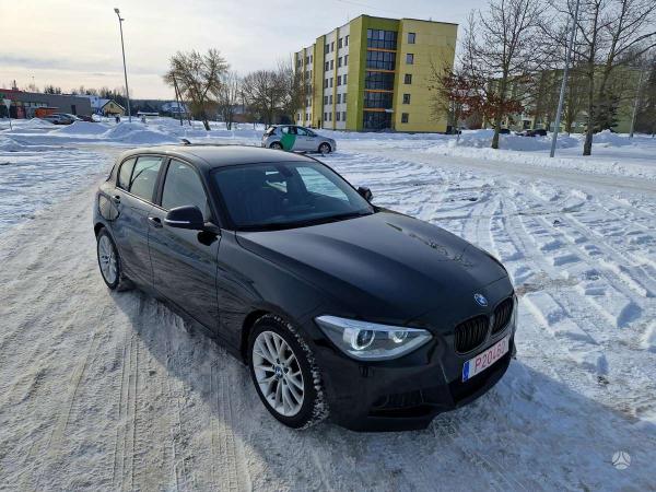 Black BMW 118 2014 in Kaunas, with an engine capacity of 2.00 L and mileage of 211 thousand km for 8250 €, photo 3 on AUTOMOTO.COM.LV