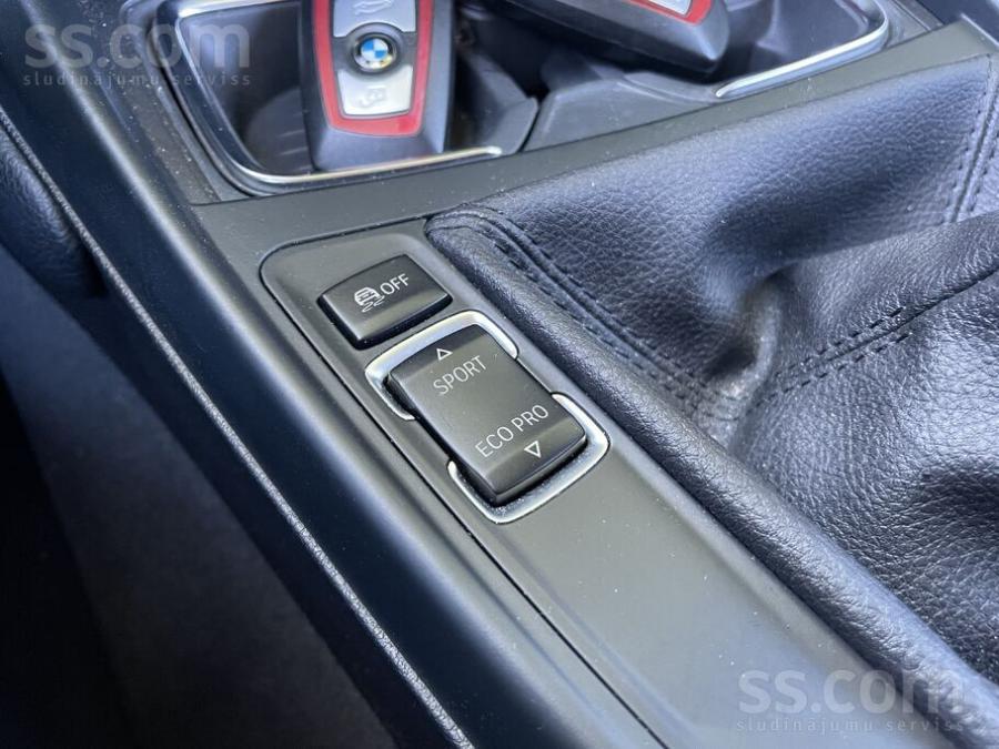 Black BMW 118 2014 in Riga, with an engine capacity of 2.00 L and mileage of 180 thousand km for 7990 €, photo 28 on AUTOMOTO.COM.LV