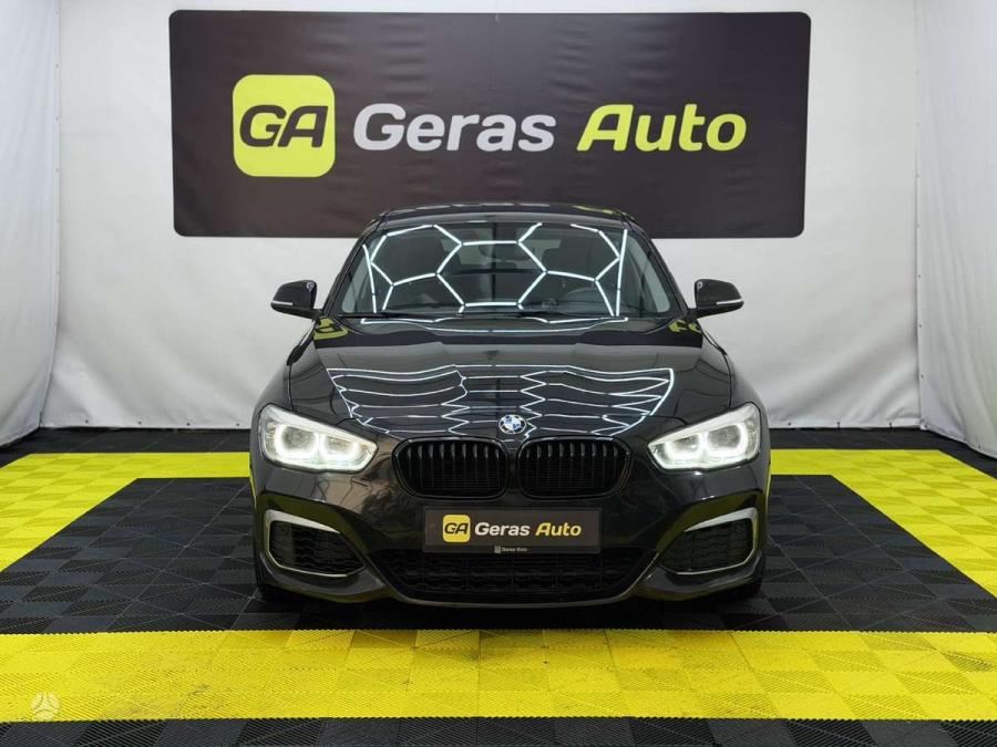 Black BMW 118 2015 in Vilnius, with an engine capacity of 2.00 L and mileage of 291 thousand km for 9390 €, photo 7 on AUTOMOTO.COM.LV