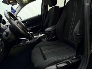 Melns BMW 118 2015 Viļņa, ar dzinēja tilpumu 2.00 L un nobraukumu 291 tūkst. km par 8890 €, foto 11 vietnē AUTOMOTO.COM.LV