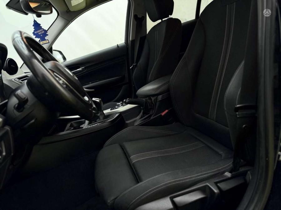 Melns BMW 118 2015 Viļņa, ar dzinēja tilpumu 2.00 L un nobraukumu 291 tūkst. km par 8890 €, foto 11 vietnē AUTOMOTO.COM.LV