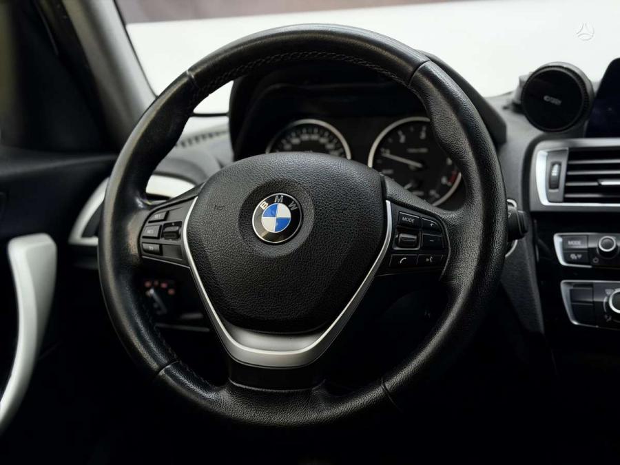 Melns BMW 118 2015 Viļņa, ar dzinēja tilpumu 2.00 L un nobraukumu 291 tūkst. km par 8890 €, foto 17 vietnē AUTOMOTO.COM.LV
