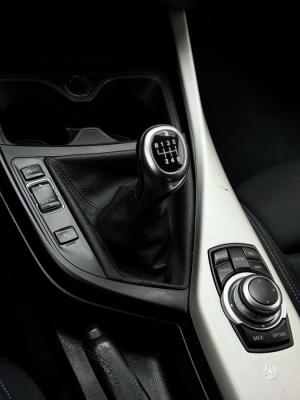 Melns BMW 118 2015 Viļņa, ar dzinēja tilpumu 2.00 L un nobraukumu 291 tūkst. km par 8890 €, foto 21 vietnē AUTOMOTO.COM.LV