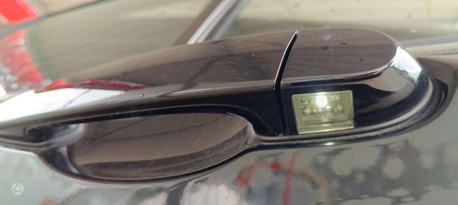 Melns BMW 118 2015 Telšiai, ar dzinēja tilpumu 2.00 L un nobraukumu 274 tūkst. km par 5200 €, foto 24 vietnē AUTOMOTO.COM.LV