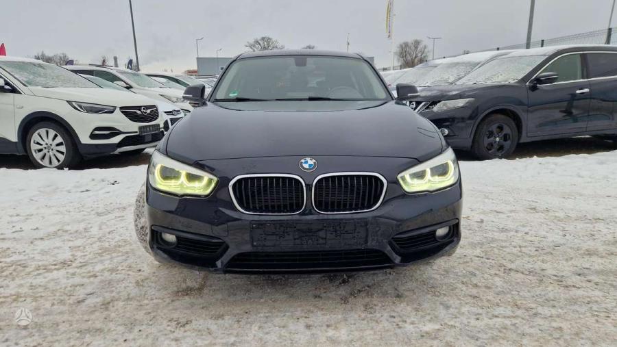Black BMW 118 2016 in Marijampole, with an engine capacity of 2.00 L and mileage of 214 thousand km for 7690 €, photo 4 on AUTOMOTO.COM.LV