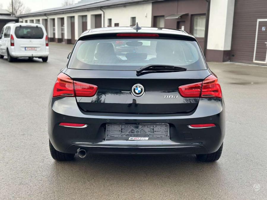 Black BMW 118 2017 in Telschi, with an engine capacity of 2.00 L and mileage of 140 thousand km for 11200 €, photo 6 on AUTOMOTO.COM.LV
