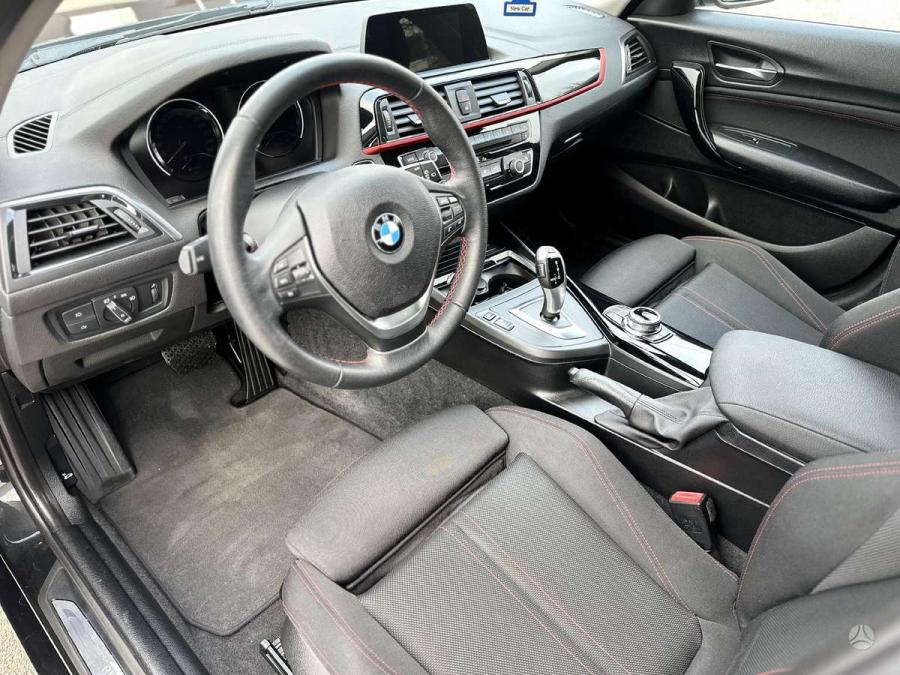 Black BMW 118 2017 in Telschi, with an engine capacity of 2.00 L and mileage of 140 thousand km for 11200 €, photo 9 on AUTOMOTO.COM.LV