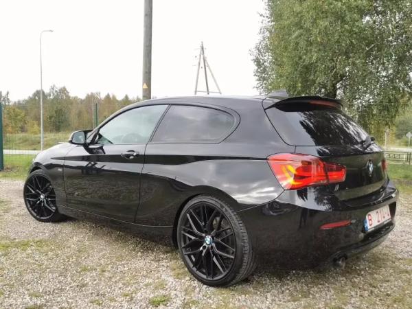 Melns BMW 118 2017 Kuldīga, ar dzinēja tilpumu 2.00 L un nobraukumu 230 tūkst. km par 13900 €, foto 4 vietnē AUTOMOTO.COM.LV
