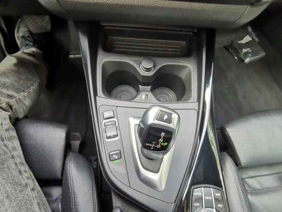 Melns BMW 118 2017 Kuldīga, ar dzinēja tilpumu 2.00 L un nobraukumu 230 tūkst. km par 13900 €, foto 15 vietnē AUTOMOTO.COM.LV