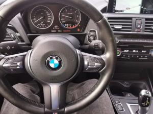 Melns BMW 118 2017 Kuldīga, ar dzinēja tilpumu 2.00 L un nobraukumu 230 tūkst. km par 13900 €, foto 19 vietnē AUTOMOTO.COM.LV