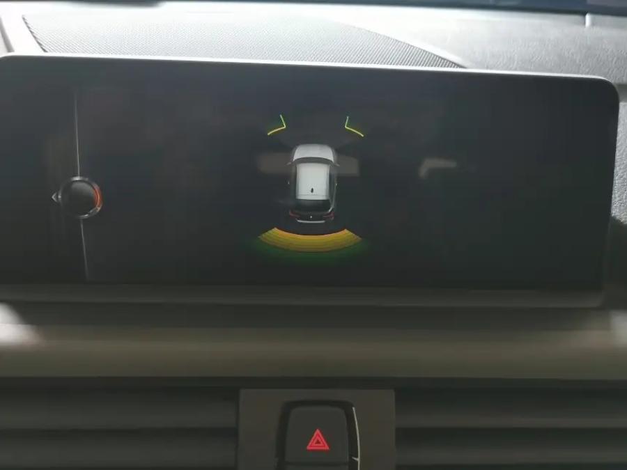 Melns BMW 118 2017 Kuldīga, ar dzinēja tilpumu 2.00 L un nobraukumu 230 tūkst. km par 13900 €, foto 25 vietnē AUTOMOTO.COM.LV