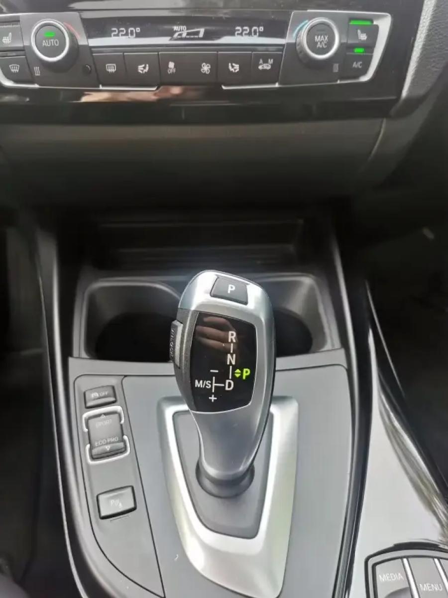 Melns BMW 118 2017 Kuldīga, ar dzinēja tilpumu 2.00 L un nobraukumu 230 tūkst. km par 13900 €, foto 27 vietnē AUTOMOTO.COM.LV