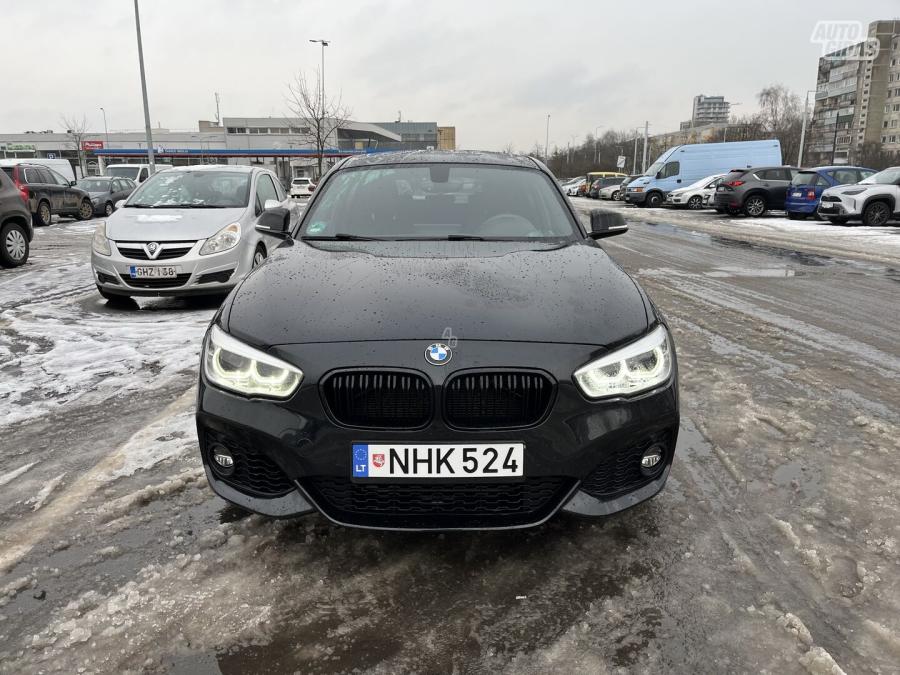Black BMW 118 2018 in Vilnius, with an engine capacity of 1.50 L and mileage of 100 thousand km for 16500 €, photo 13 on AUTOMOTO.COM.LV