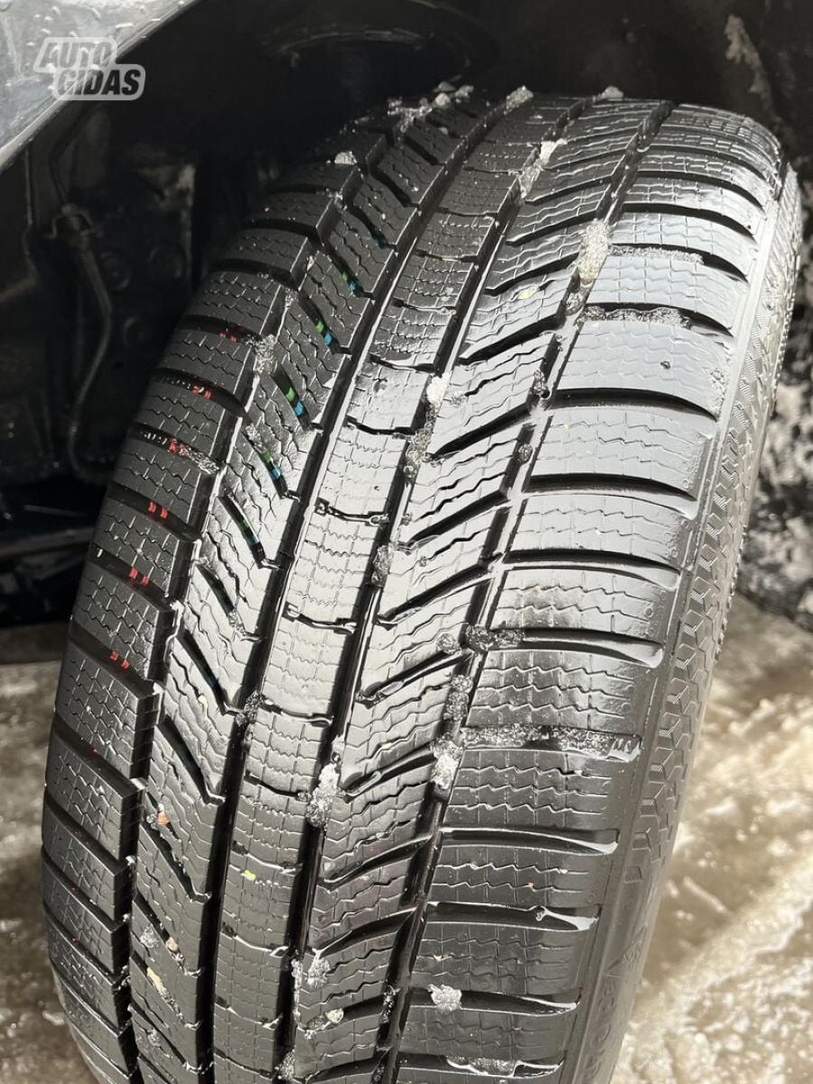 Melns BMW 118 2018 Viļņa, ar dzinēja tilpumu 1.50 L un nobraukumu 107 tūkst. km par 15950 €, foto 19 vietnē AUTOMOTO.COM.LV
