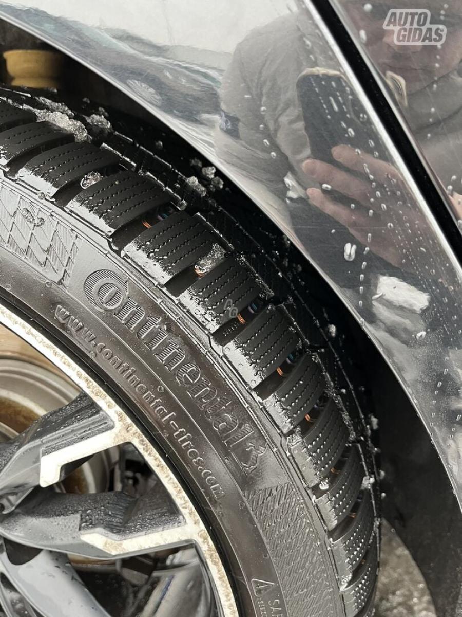 Melns BMW 118 2018 Viļņa, ar dzinēja tilpumu 1.50 L un nobraukumu 107 tūkst. km par 15950 €, foto 20 vietnē AUTOMOTO.COM.LV