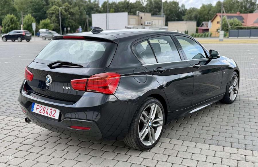 Melns BMW 118 2018 Viļņa, ar dzinēja tilpumu 1.50 L un nobraukumu 280 tūkst. km par 10650 €, foto 16 vietnē AUTOMOTO.COM.LV