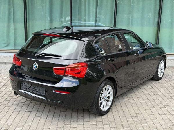 Melns BMW 118 2018 Kauņa, ar dzinēja tilpumu 1.50 L un nobraukumu 126 tūkst. km par 10700 €, foto 4 vietnē AUTOMOTO.COM.LV