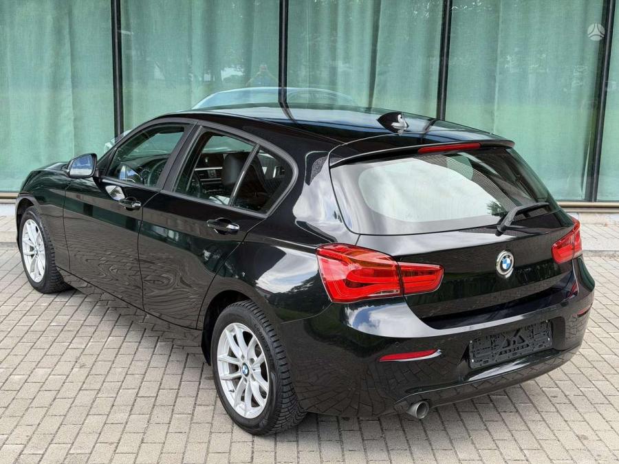 Melns BMW 118 2018 Kauņa, ar dzinēja tilpumu 1.50 L un nobraukumu 126 tūkst. km par 10700 €, foto 7 vietnē AUTOMOTO.COM.LV