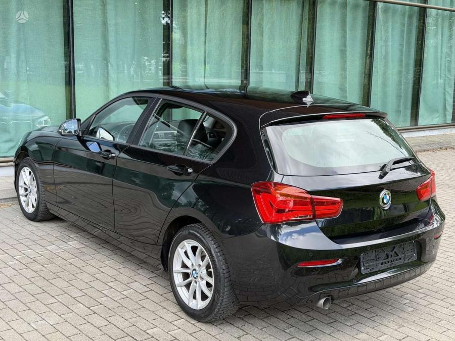 Melns BMW 118 2018 Kauņa, ar dzinēja tilpumu 1.50 L un nobraukumu 126 tūkst. km par 10700 €, foto 15 vietnē AUTOMOTO.COM.LV