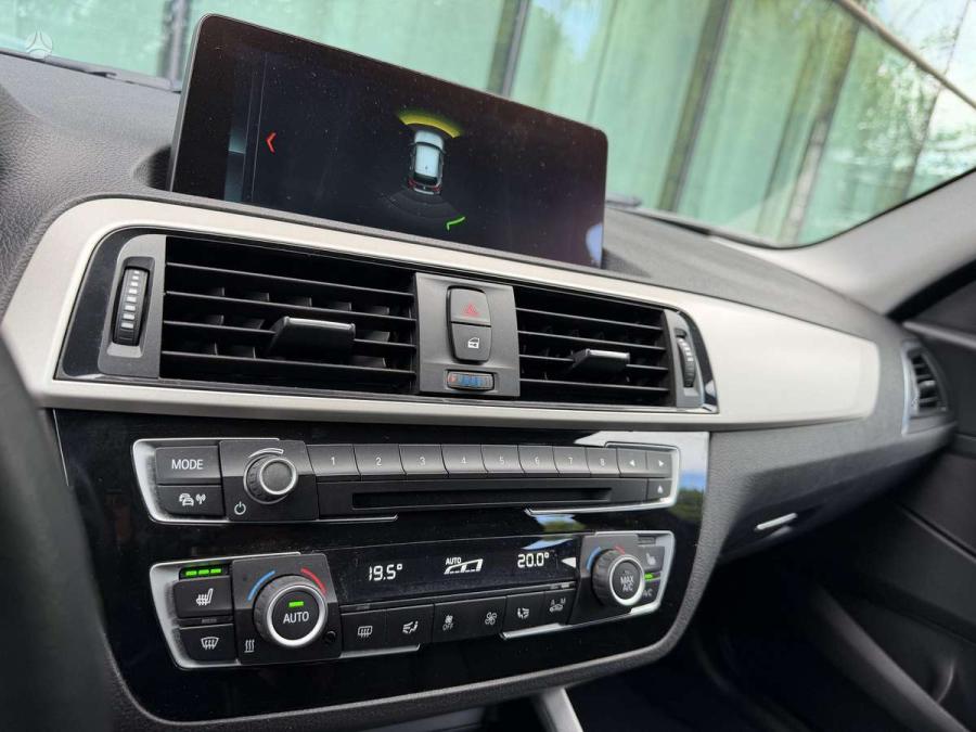 Melns BMW 118 2018 Kauņa, ar dzinēja tilpumu 1.50 L un nobraukumu 126 tūkst. km par 10700 €, foto 23 vietnē AUTOMOTO.COM.LV