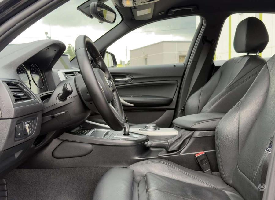 Melns BMW 118 2018 Viļņa, ar dzinēja tilpumu 1.50 L un nobraukumu 280 tūkst. km par 10200 €, foto 22 vietnē AUTOMOTO.COM.LV