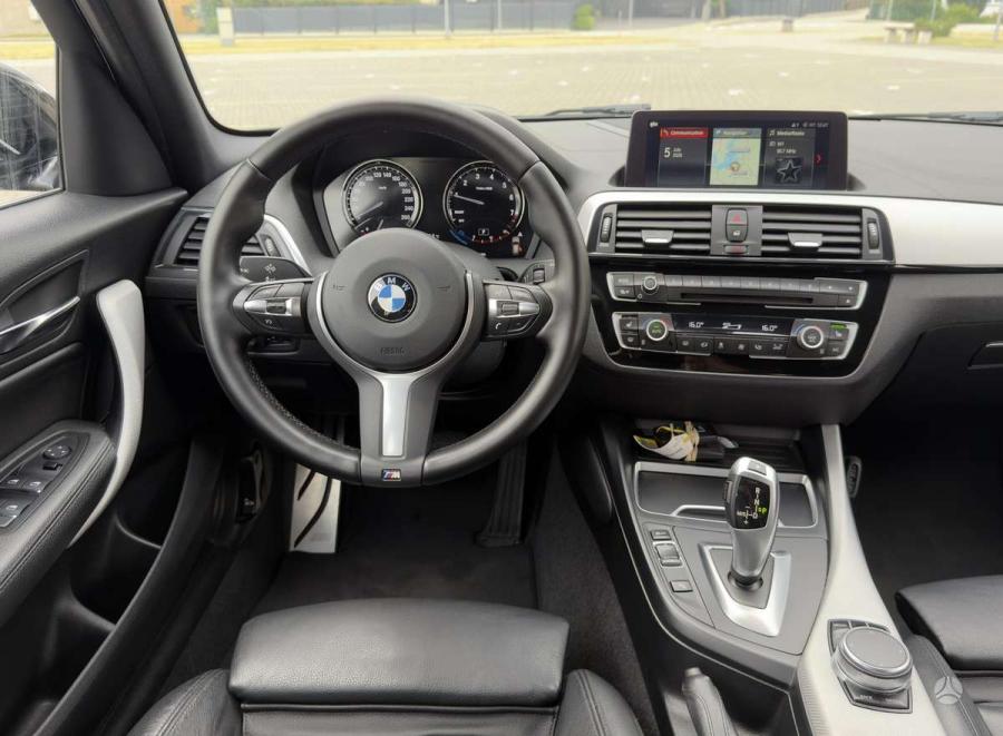 Melns BMW 118 2018 Viļņa, ar dzinēja tilpumu 1.50 L un nobraukumu 280 tūkst. km par 10200 €, foto 33 vietnē AUTOMOTO.COM.LV