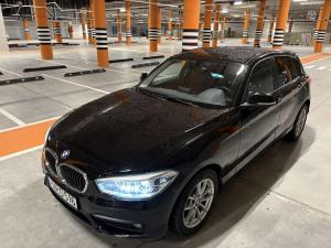Black BMW 118 2019 in Vilnius, with an engine capacity of 1.50 L and mileage of 119 thousand km for 10850 €, photo 7 on AUTOMOTO.COM.LV