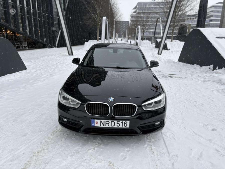 Black BMW 118 2019 in Vilnius, with an engine capacity of 1.50 L and mileage of 119 thousand km for 10850 €, photo 9 on AUTOMOTO.COM.LV