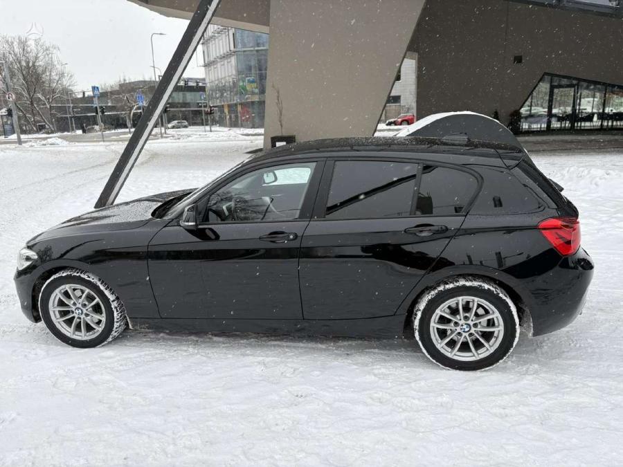Black BMW 118 2019 in Vilnius, with an engine capacity of 1.50 L and mileage of 119 thousand km for 10850 €, photo 15 on AUTOMOTO.COM.LV