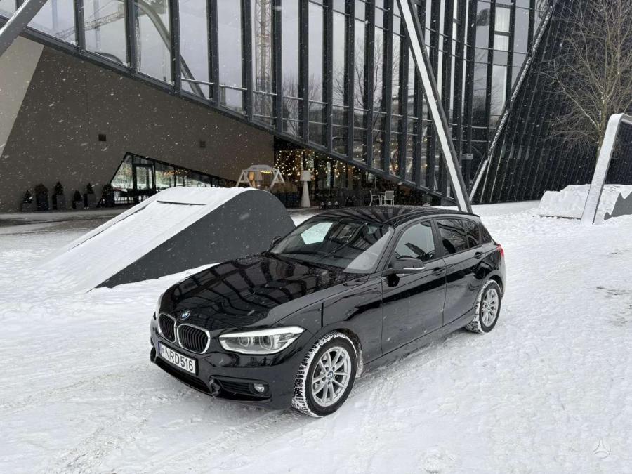 Black BMW 118 2019 in Vilnius, with an engine capacity of 1.50 L and mileage of 119 thousand km for 10850 €, photo 16 on AUTOMOTO.COM.LV