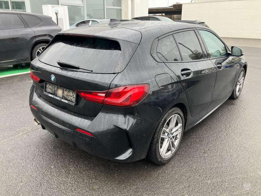 Melns BMW 118 2019 Raseiniai, ar dzinēja tilpumu 1.50 L un nobraukumu 230 tūkst. km par 9900 €, foto 6 vietnē AUTOMOTO.COM.LV