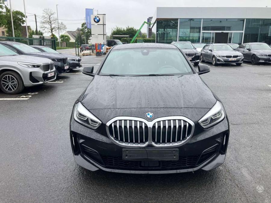 Melns BMW 118 2019 Raseiniai, ar dzinēja tilpumu 1.50 L un nobraukumu 230 tūkst. km par 9900 €, foto 9 vietnē AUTOMOTO.COM.LV