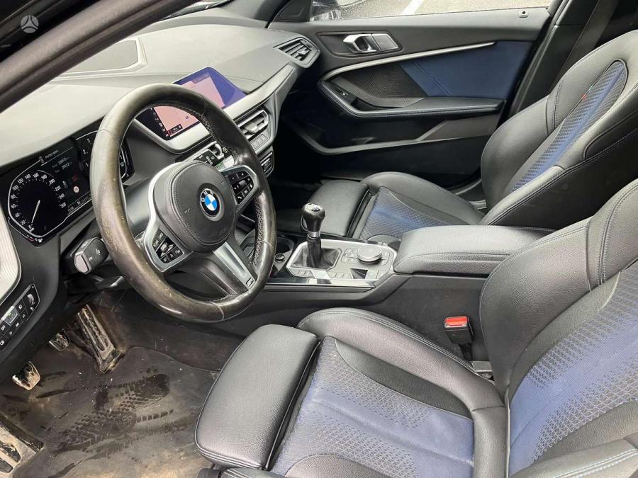 Melns BMW 118 2019 Raseiniai, ar dzinēja tilpumu 1.50 L un nobraukumu 230 tūkst. km par 9900 €, foto 13 vietnē AUTOMOTO.COM.LV