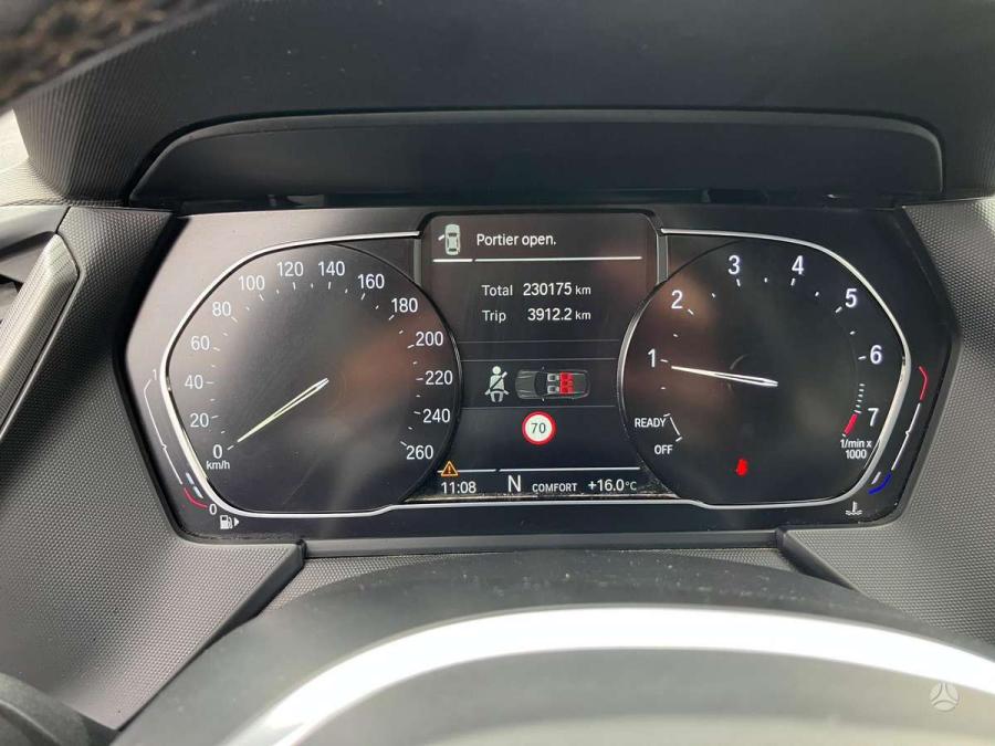 Melns BMW 118 2019 Raseiniai, ar dzinēja tilpumu 1.50 L un nobraukumu 230 tūkst. km par 9900 €, foto 16 vietnē AUTOMOTO.COM.LV
