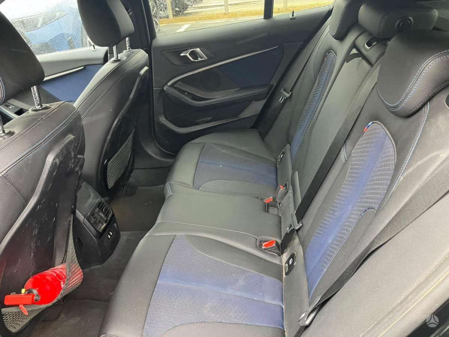 Melns BMW 118 2019 Raseiniai, ar dzinēja tilpumu 1.50 L un nobraukumu 230 tūkst. km par 9900 €, foto 19 vietnē AUTOMOTO.COM.LV