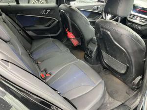 Melns BMW 118 2019 Raseiniai, ar dzinēja tilpumu 1.50 L un nobraukumu 230 tūkst. km par 9900 €, foto 20 vietnē AUTOMOTO.COM.LV