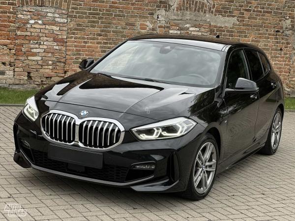 Black BMW 118 2020 in Vilnius, with an engine capacity of 1.50 L and mileage of 105 thousand km for 18350 €, photo 6 on AUTOMOTO.COM.LV
