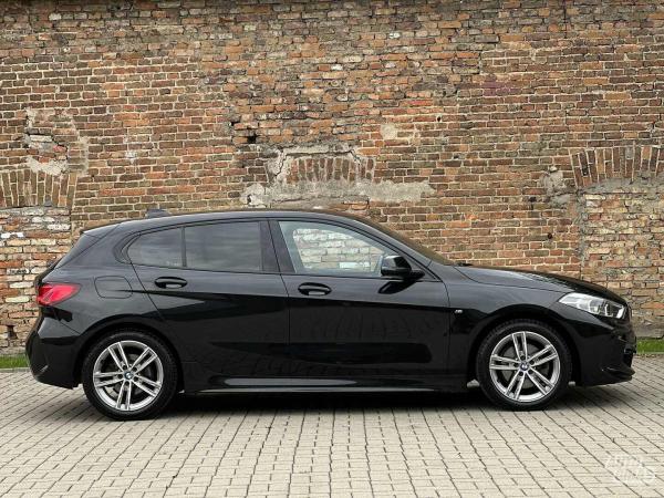 Black BMW 118 2020 in Vilnius, with an engine capacity of 1.50 L and mileage of 105 thousand km for 18350 €, photo 7 on AUTOMOTO.COM.LV