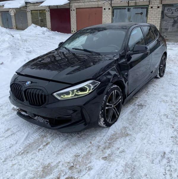 Melns BMW 118 2020 Plungė, ar dzinēja tilpumu 2.00 L un nobraukumu 158 tūkst. km par 9950 €, foto 1 vietnē AUTOMOTO.COM.LV