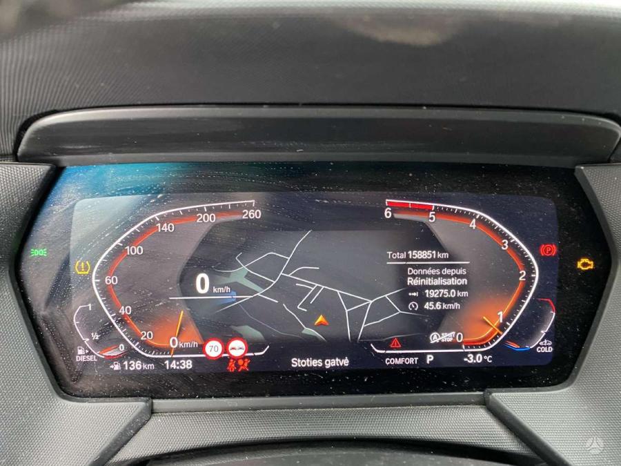 Black BMW 118 2020 in Plunge, with an engine capacity of 2.00 L and mileage of 158 thousand km for 9950 €, photo 19 on AUTOMOTO.COM.LV