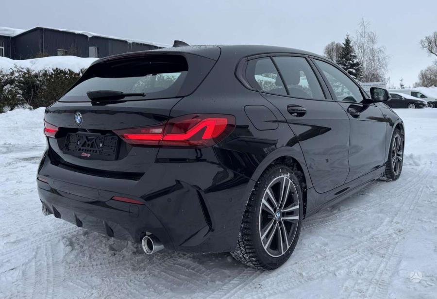Melns BMW 118 2020 Panevēža, ar dzinēja tilpumu 2.00 L un nobraukumu 119 tūkst. km par 16900 €, foto 1 vietnē AUTOMOTO.COM.LV