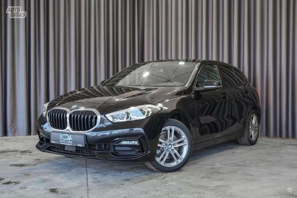 Black BMW 118 2020 in Marijampole, with an engine capacity of 1.50 L and mileage of 142 thousand km for 12250 €, photo 5 on AUTOMOTO.COM.LV