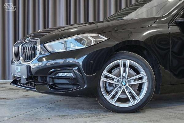 Black BMW 118 2020 in Marijampole, with an engine capacity of 1.50 L and mileage of 142 thousand km for 12250 €, photo 6 on AUTOMOTO.COM.LV